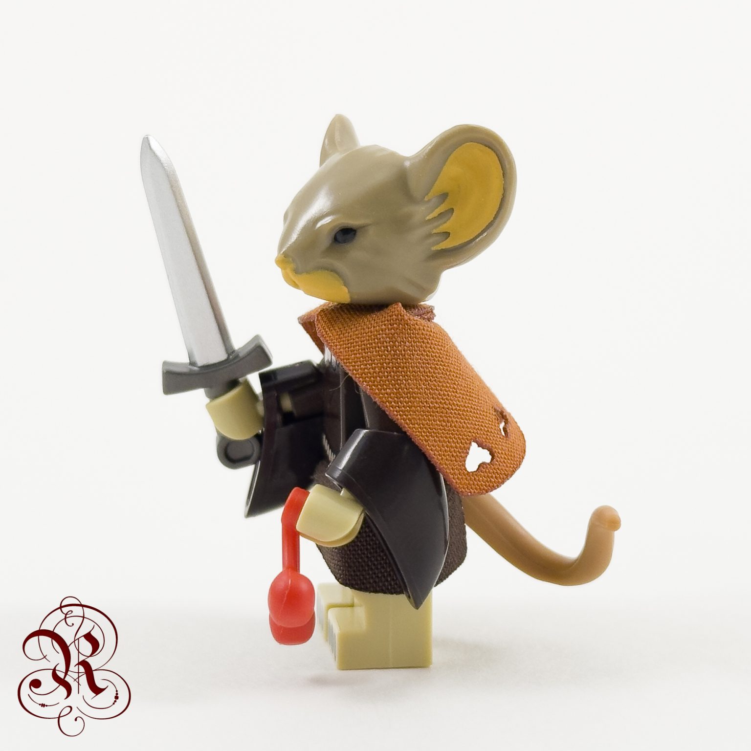 Woodland Creatures Dark Tan Abbey Mouse with Sword Minifigure - Rocky ...